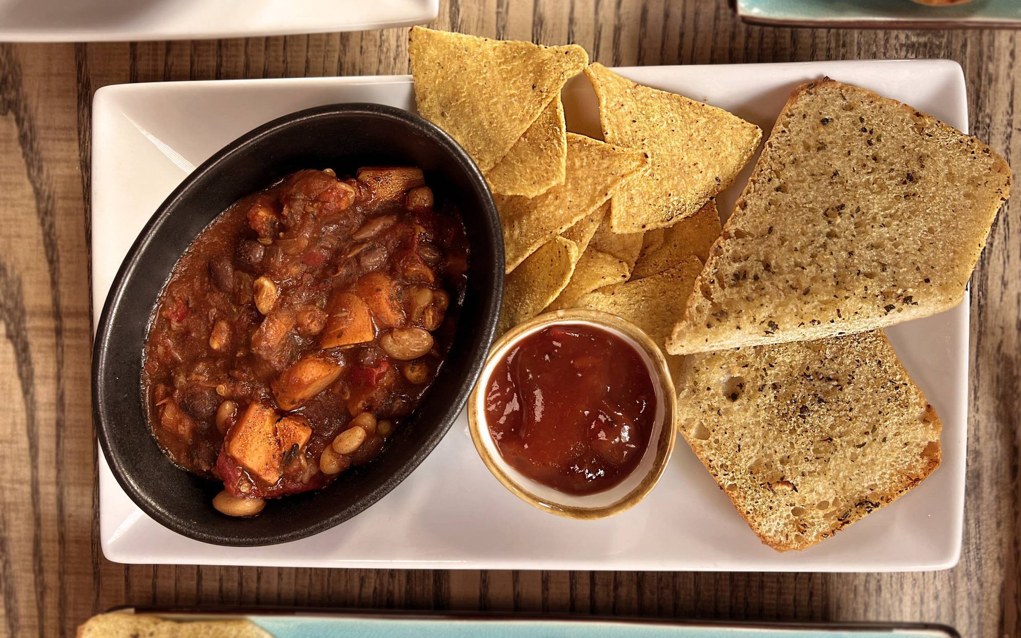 Bars, café & kiosks | Mayflower