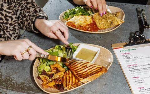Bars, café & kiosks | Mayflower